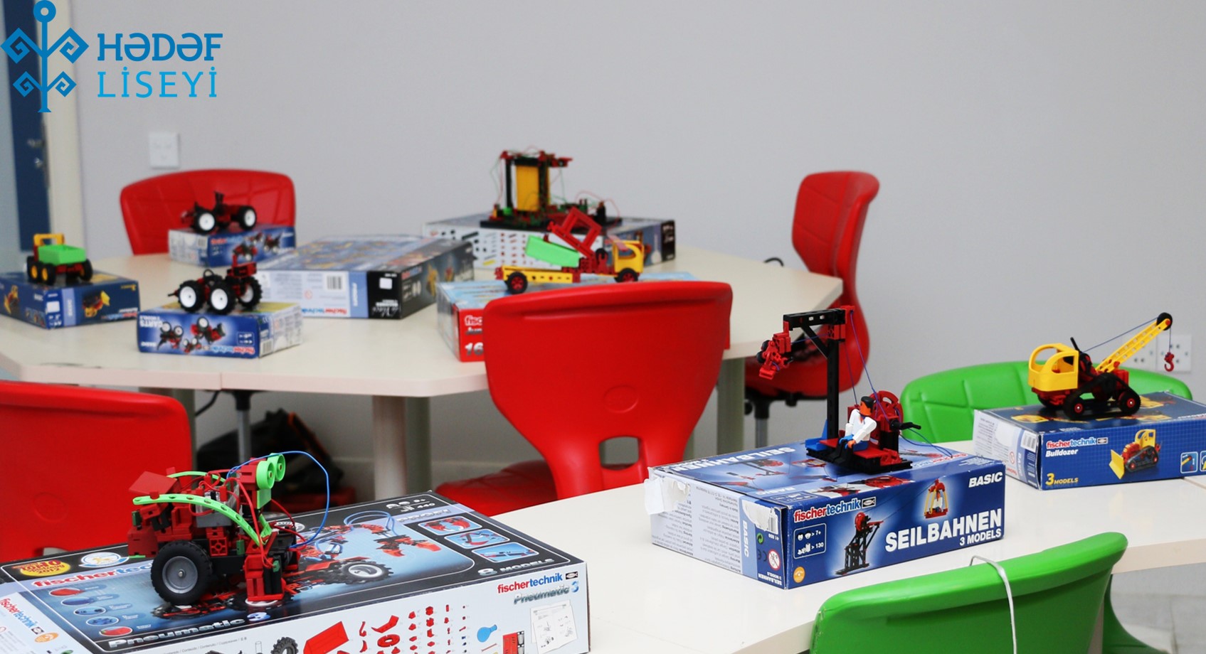 Robototexnika laboratoriyası | Hədəf Liseyi